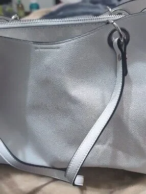 Steve Madden | Bags | Steve Madden White Shoulder Bag With Front Pocket ...